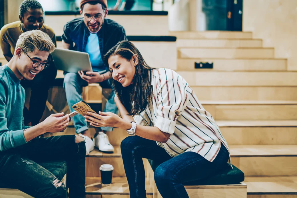 How to Network in College: [10+ Best Networking Tips]